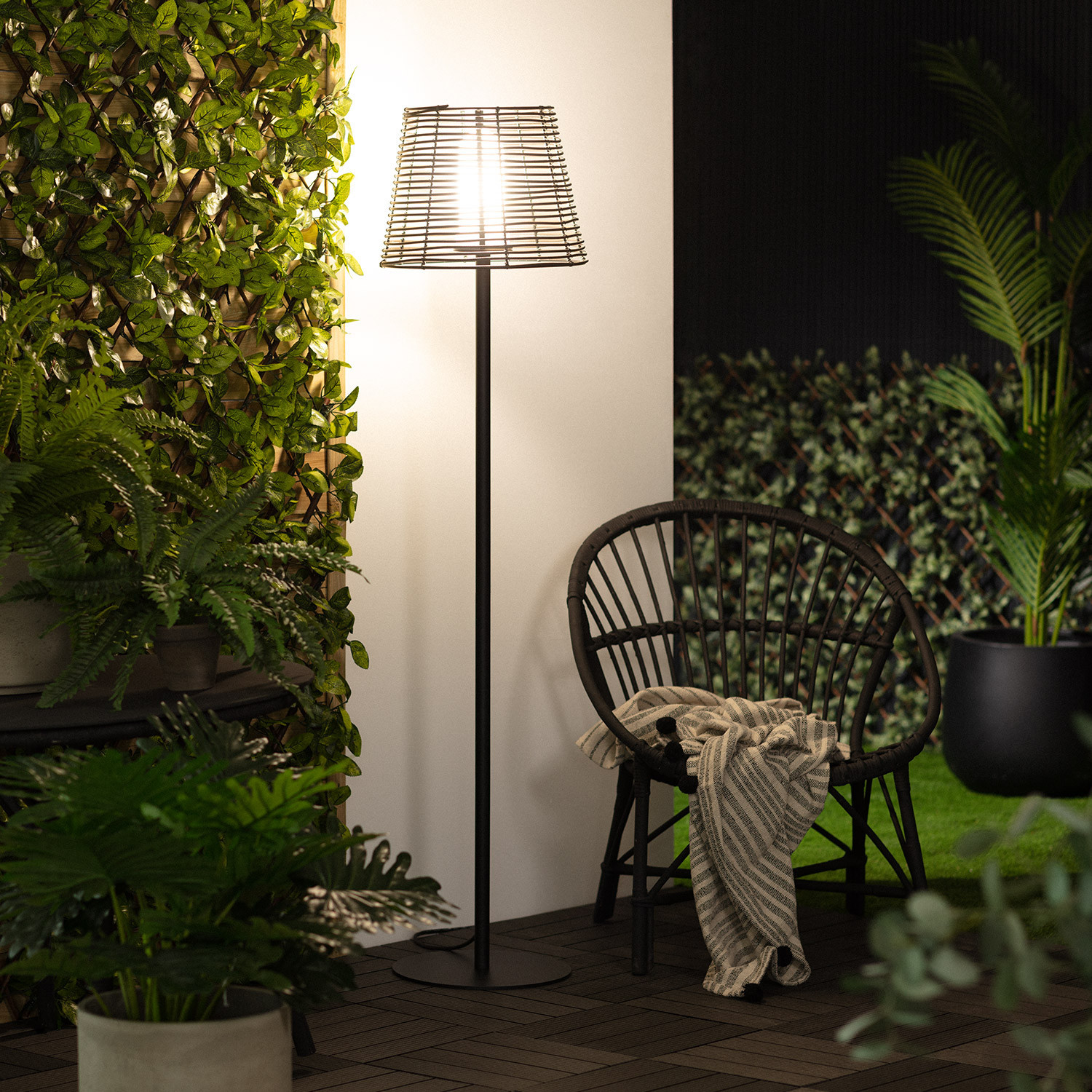 Asha Outdoor Floor Lamp - Ledkia